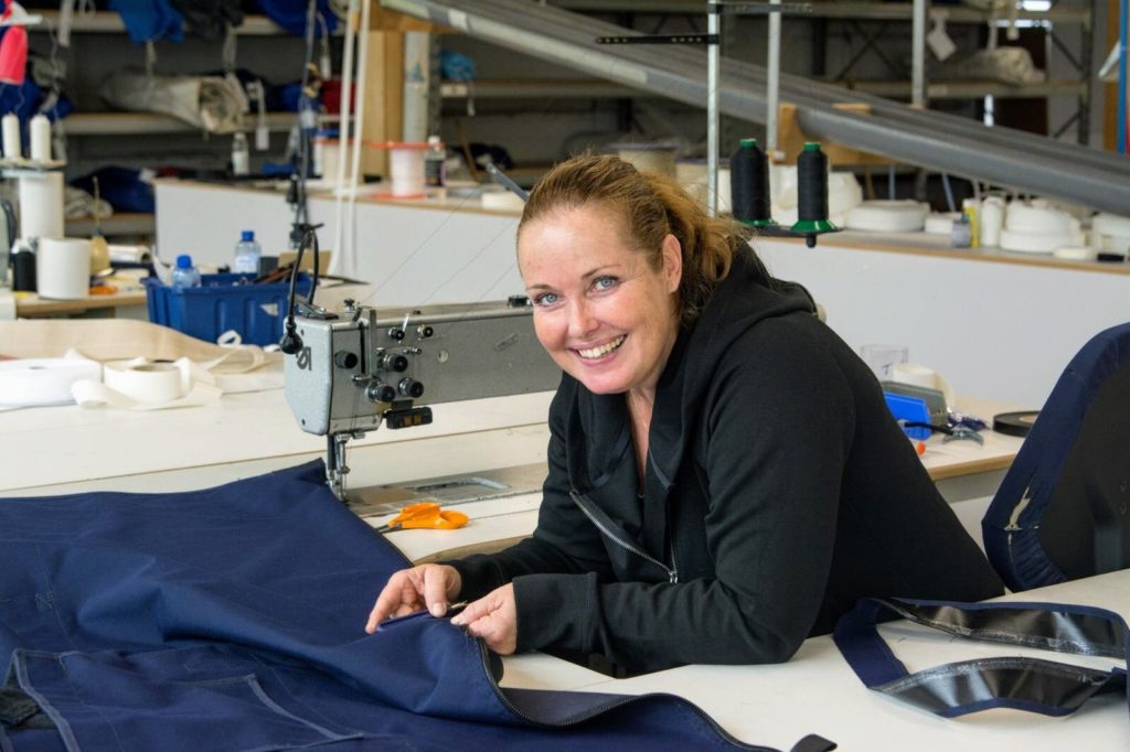 GEZOCHT: Canvas naai(st)er. Zijn we op zoek naar jou?